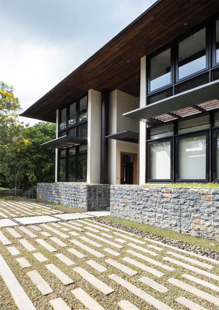 This Family Rest House in Bataan Embodies Simplicity and Symmetry