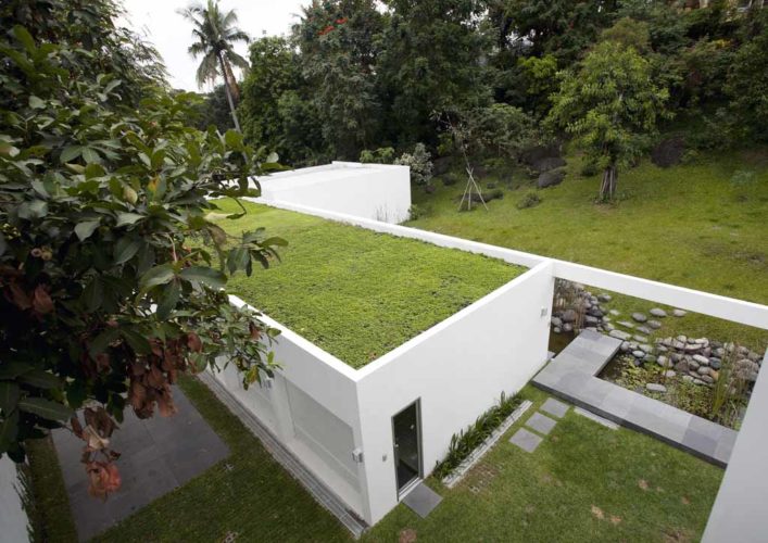 Ed Calma strips down a Spanish-Colonial style house to a modern ...