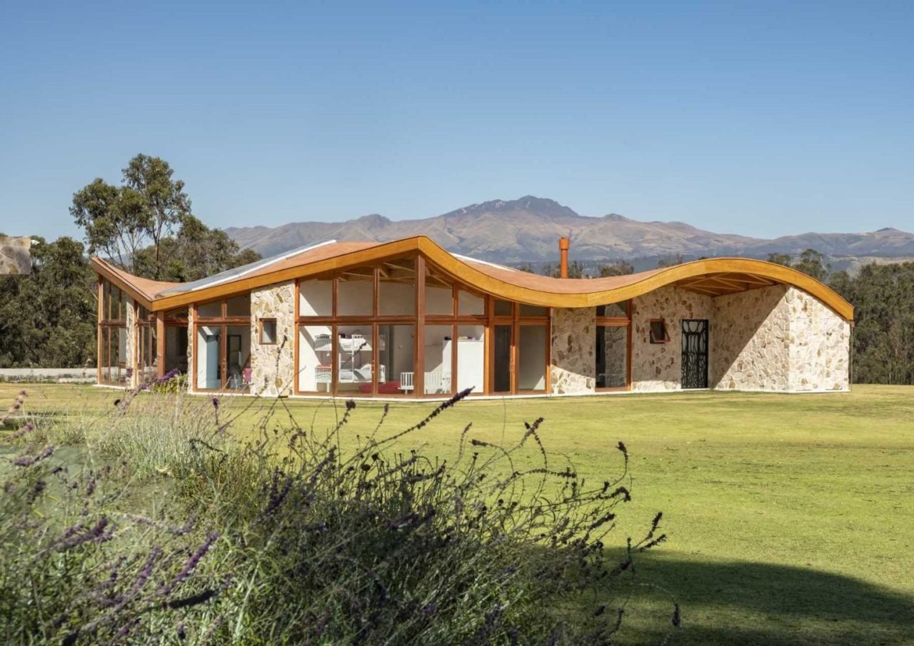 Technology Ushers The Efficient Construction Of This House’s Wavy ...