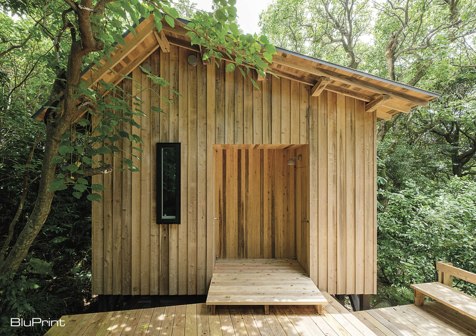 Sumu Yakushima: A Housing that Uses Regenerative Architecture