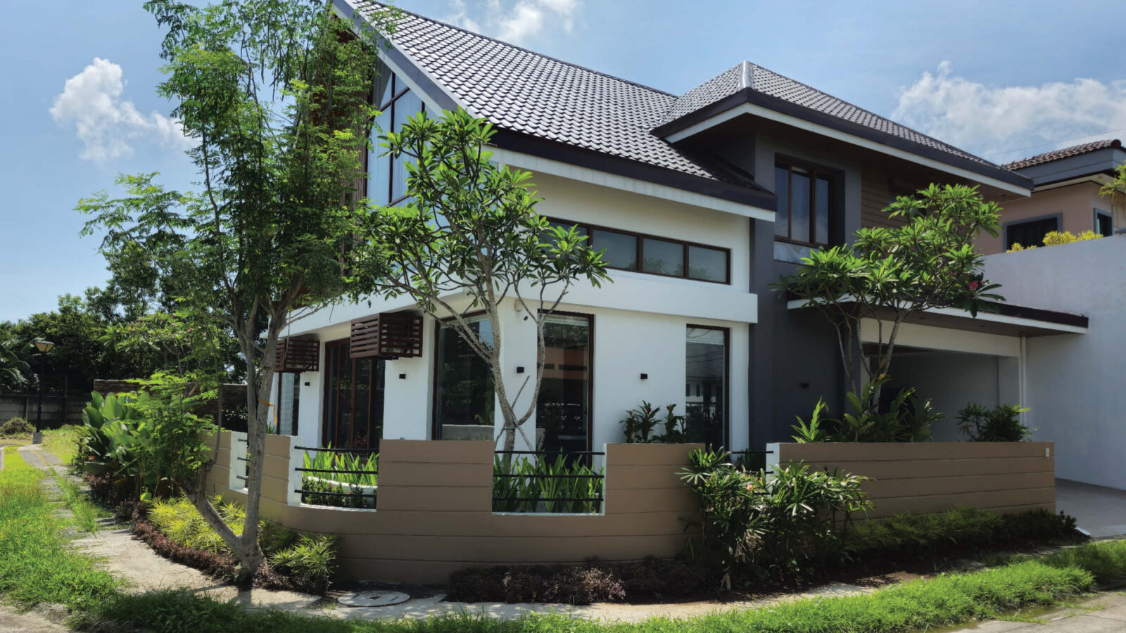 Balinese-Inspired Home in Laguna Marries Modernism