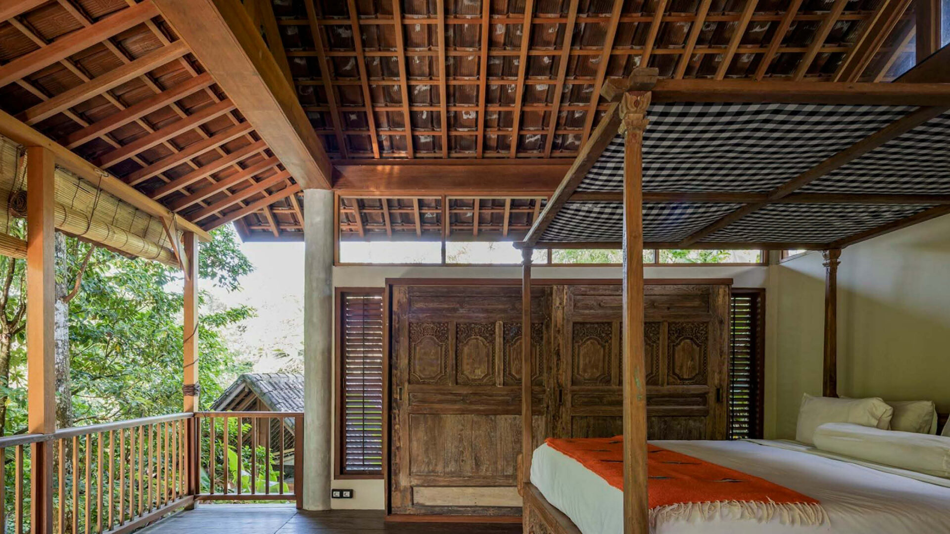Oberoi Villa by Arkana Architects Embodies Fluid Design