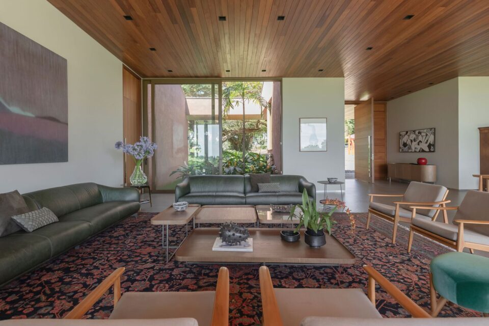 8 Brazilian Homes That Redefine Architectural Beauty