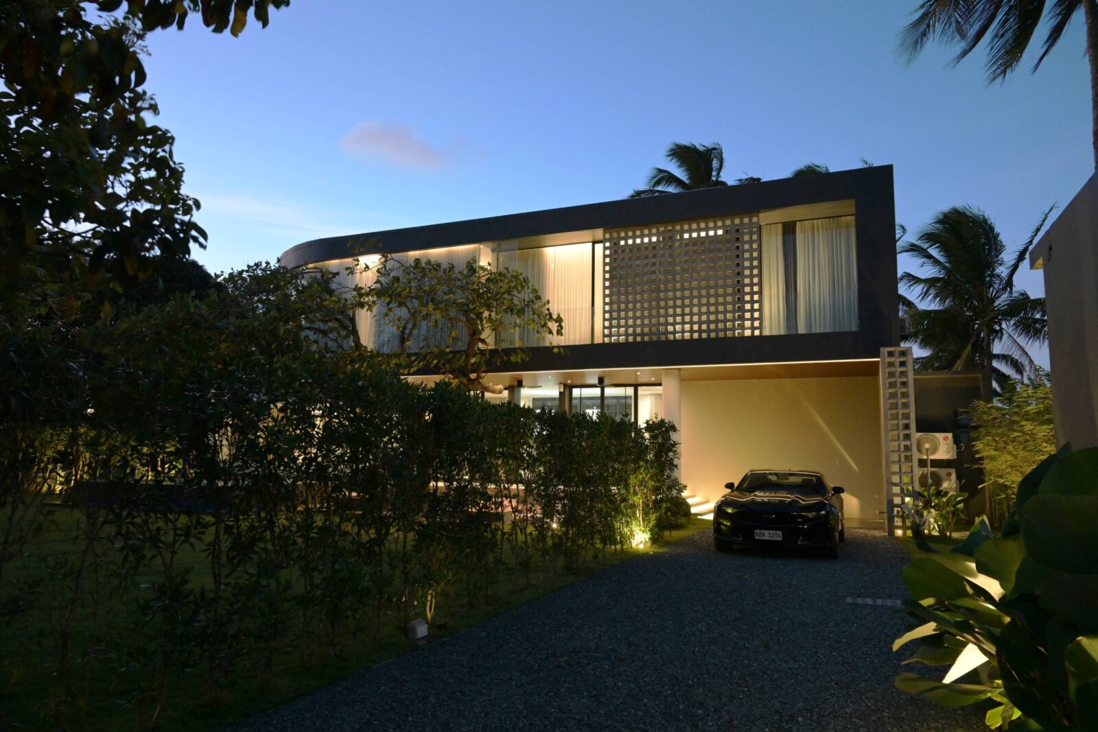 Weekend House: A Reprieve from the Busyness of City Life