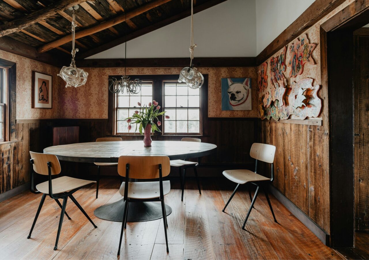 How to Achieve a Chic Western Farmhouse Interior