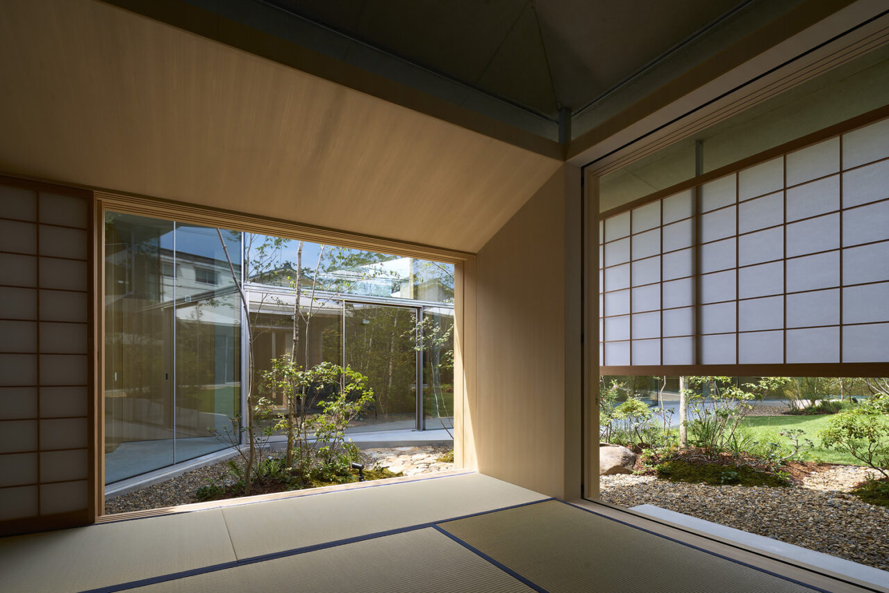 House in Muko Blends Japanese Tradition and Modernity