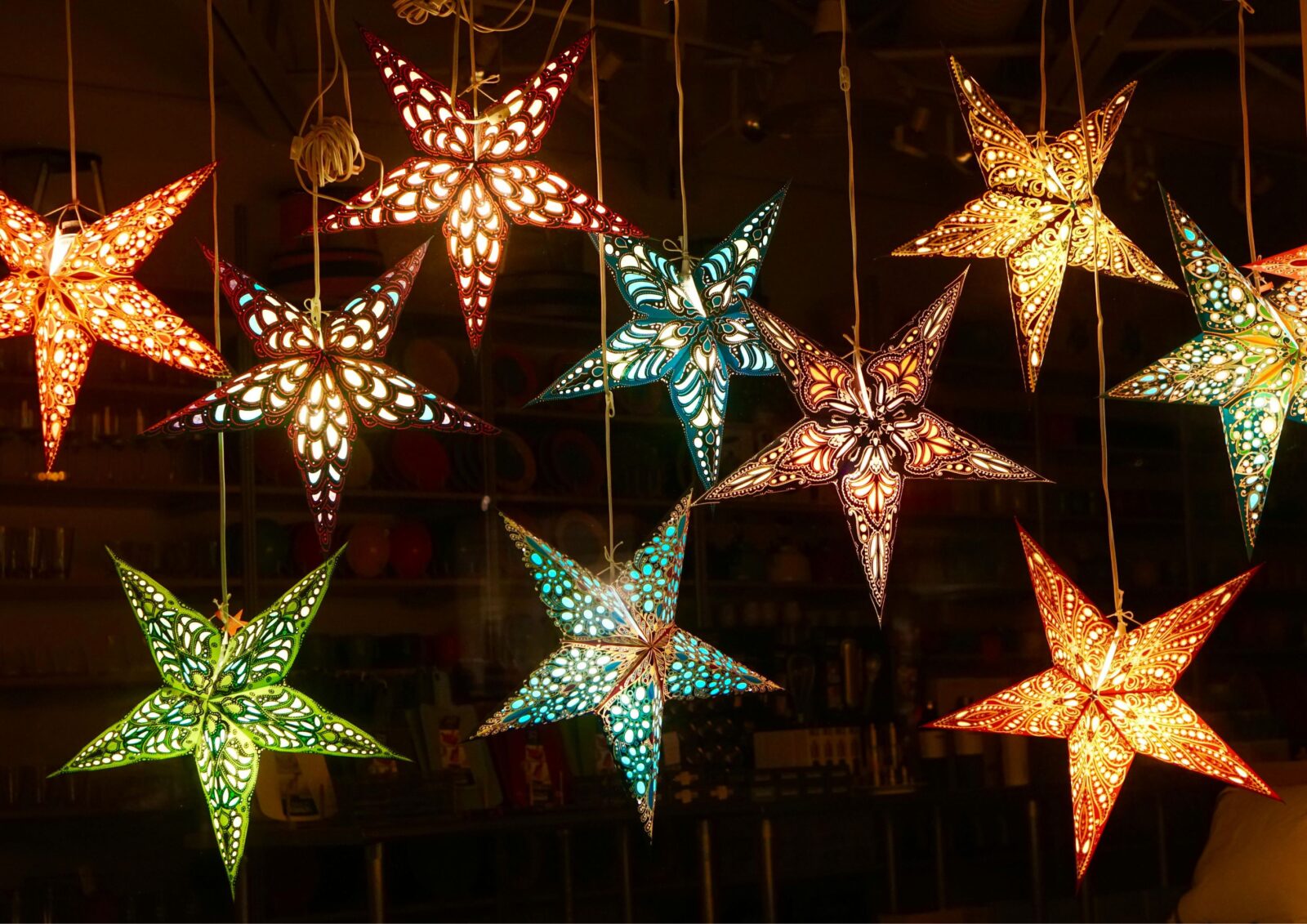 How the Parol Became the Staple Filipino Christmas Decor