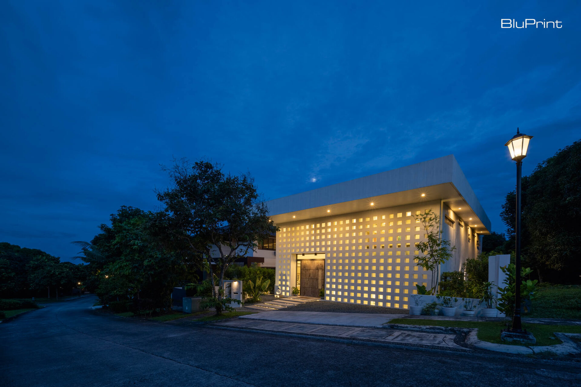 Tampipi House: Designing Outside the Box